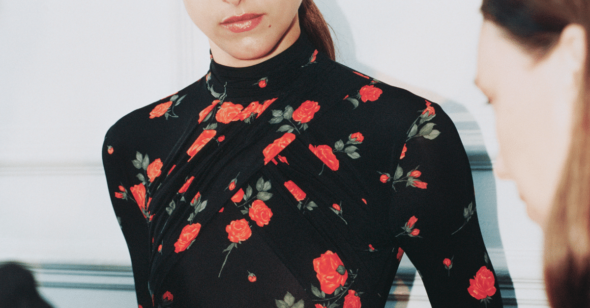La collaboration H&M x Magda Butrym est disponible dès aujourd'hui ...