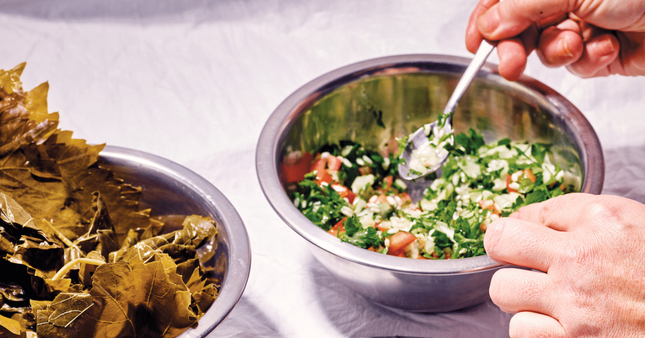 Recept: gevulde wijnbladeren in olie (warak enab bi zeit) - Marie Claire