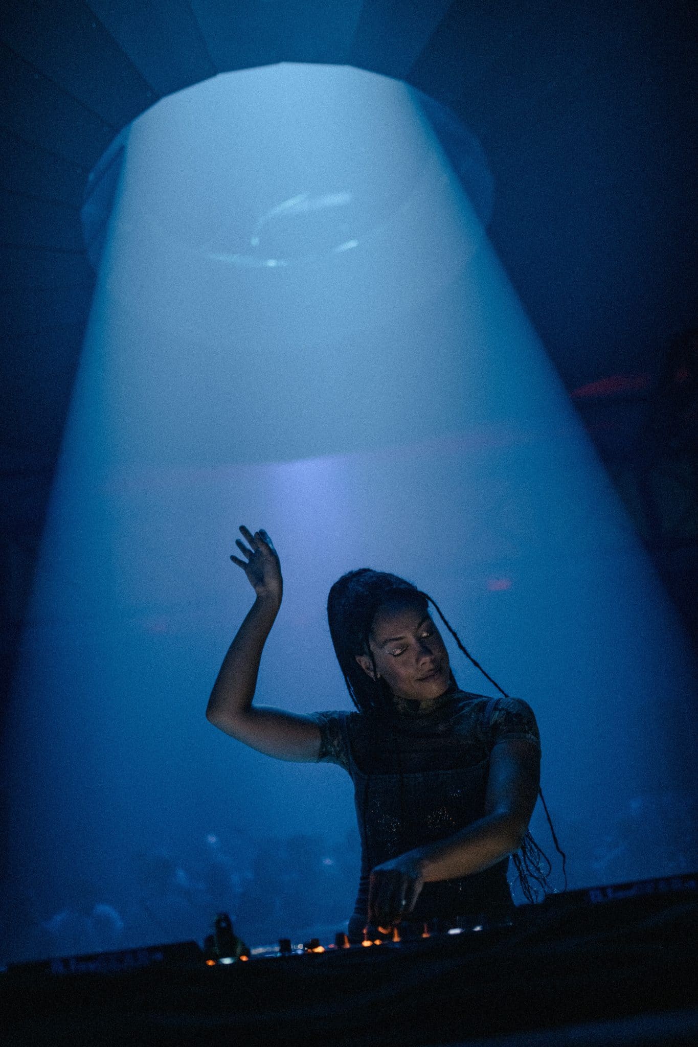 Hangar Halloween keert terug met een tweedaagse rave - Marie Claire