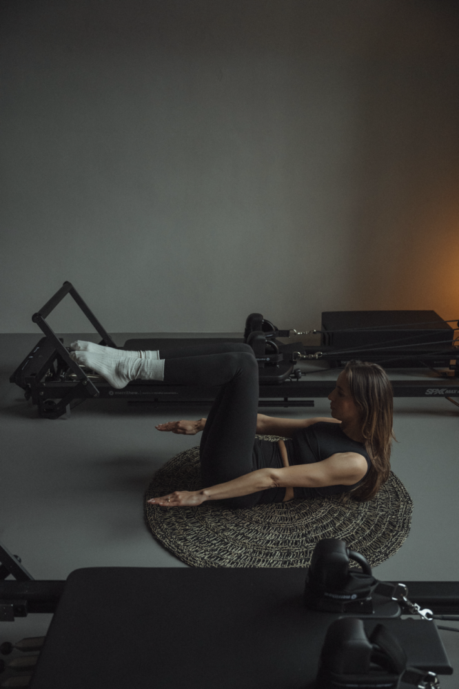 3 Pilates Oefeningen Om Thuis Je Hele Lichaam Te Trainen Marie Claire 3-pilates-oefeningen-om-thuis-je-hele-lichaam-te-trainen-marie-claire